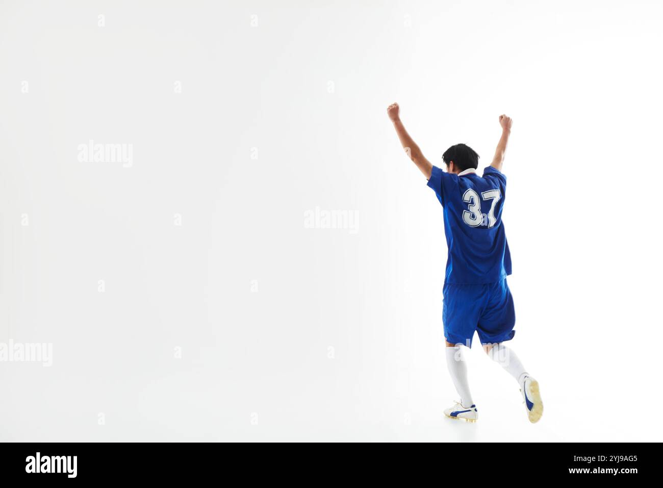 Footballer back goal hi-res stock photography and images - Alamy