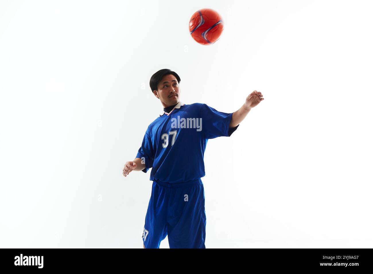 Chest trap soccer hi-res stock photography and images - Alamy