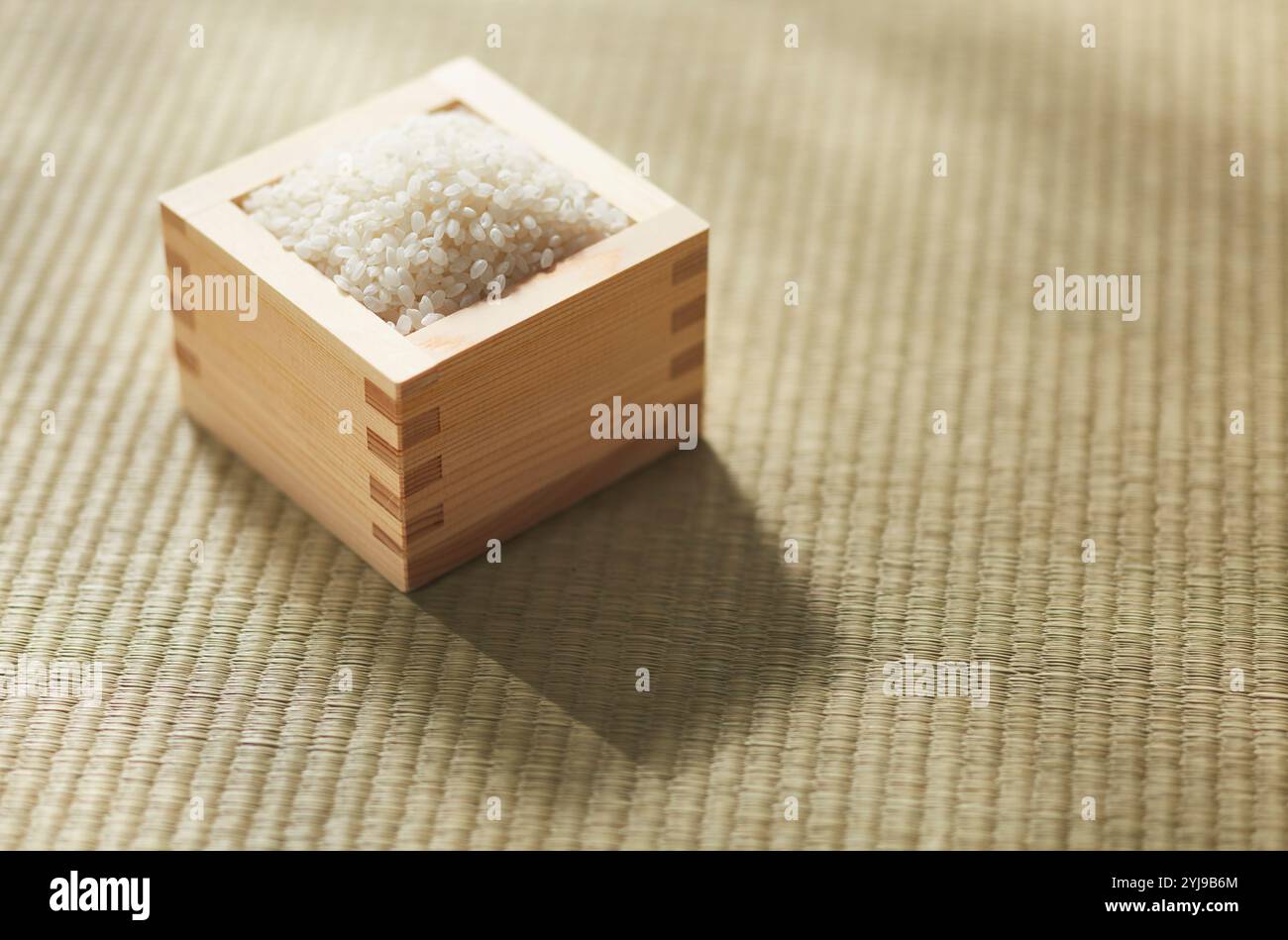 Crop squares hi-res stock photography and images - Alamy