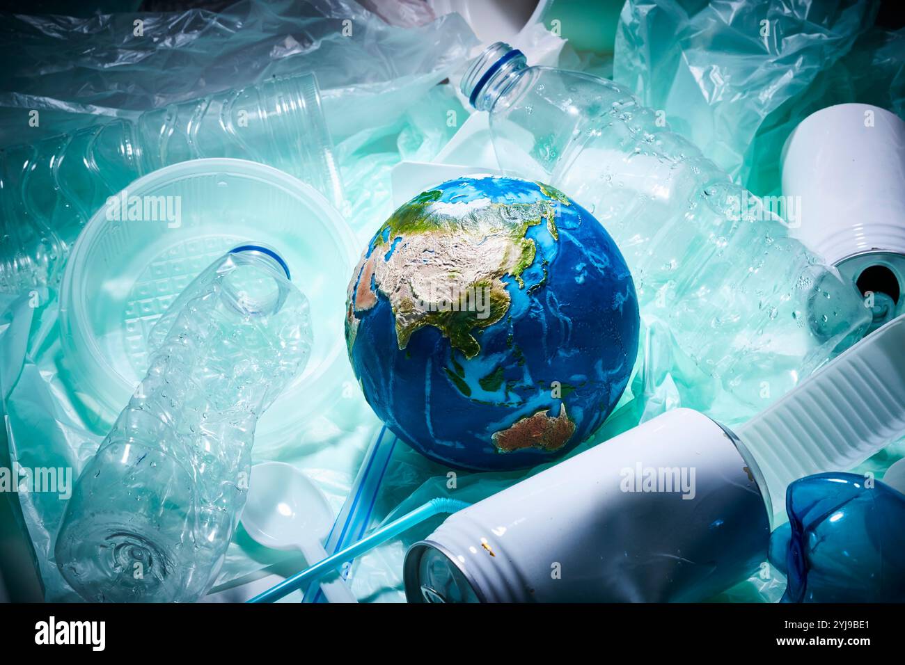 Scattered waste hi-res stock photography and images - Alamy