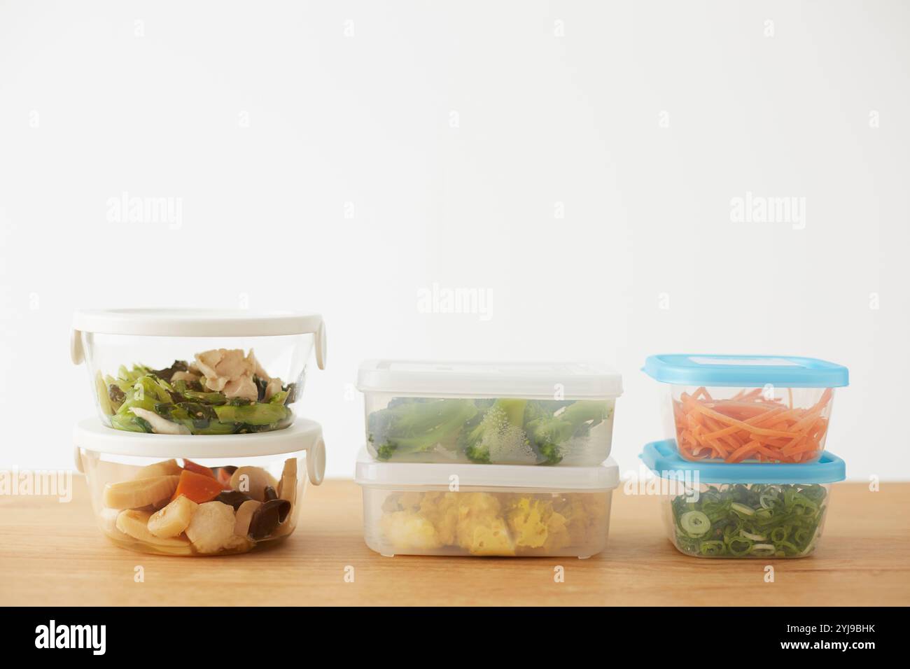 Lined Tupperware with food Stock Photo - Alamy