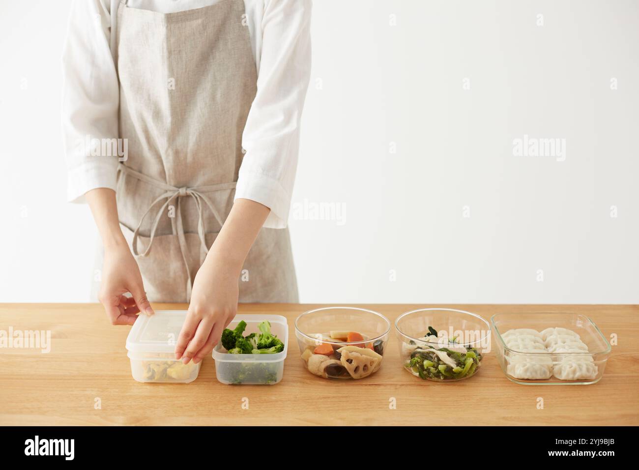 Tupperware lid hi-res stock photography and images - Alamy
