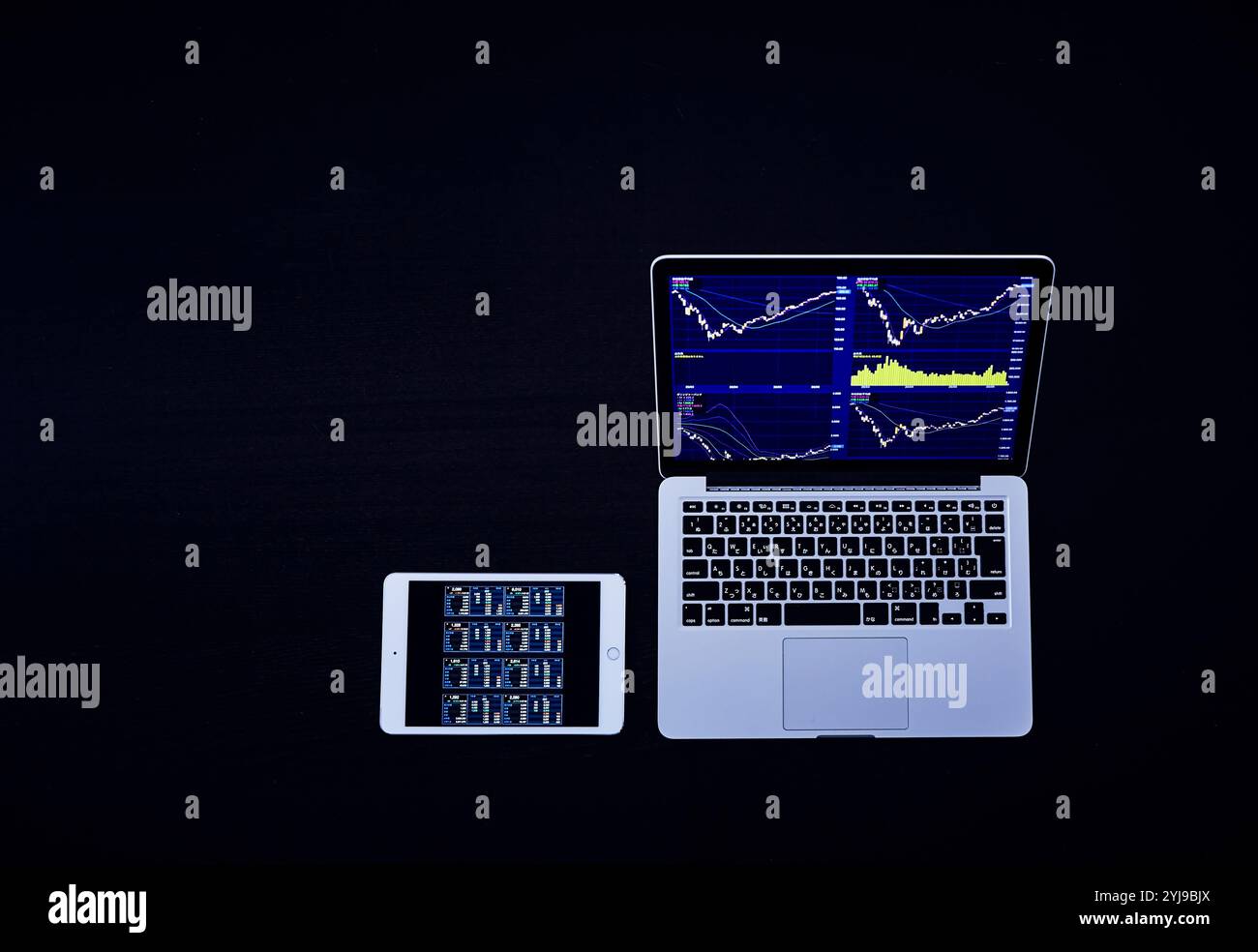 Stock chart showing computer hi-res stock photography and images - Alamy