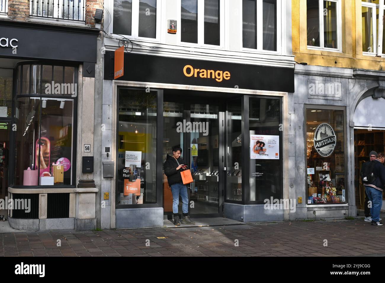 Shop france telecom orange hi-res stock photography and images - Alamy