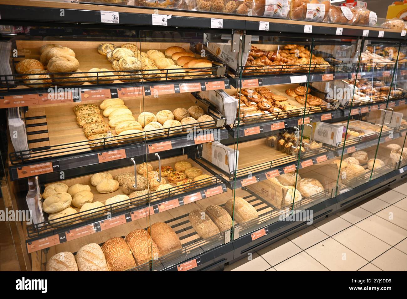 Carrefour bakery section – Bruges, Belgium – 23 October 2024 Stock ...