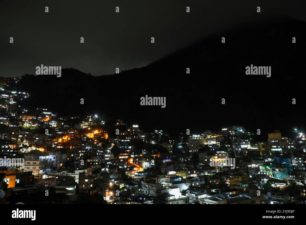 Rio De Janeiro, Brazil. 15th Oct, 2022. A night view of the Vidigal ...