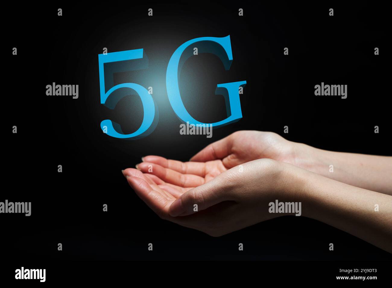 Hand receiving 5G Stock Photo - Alamy