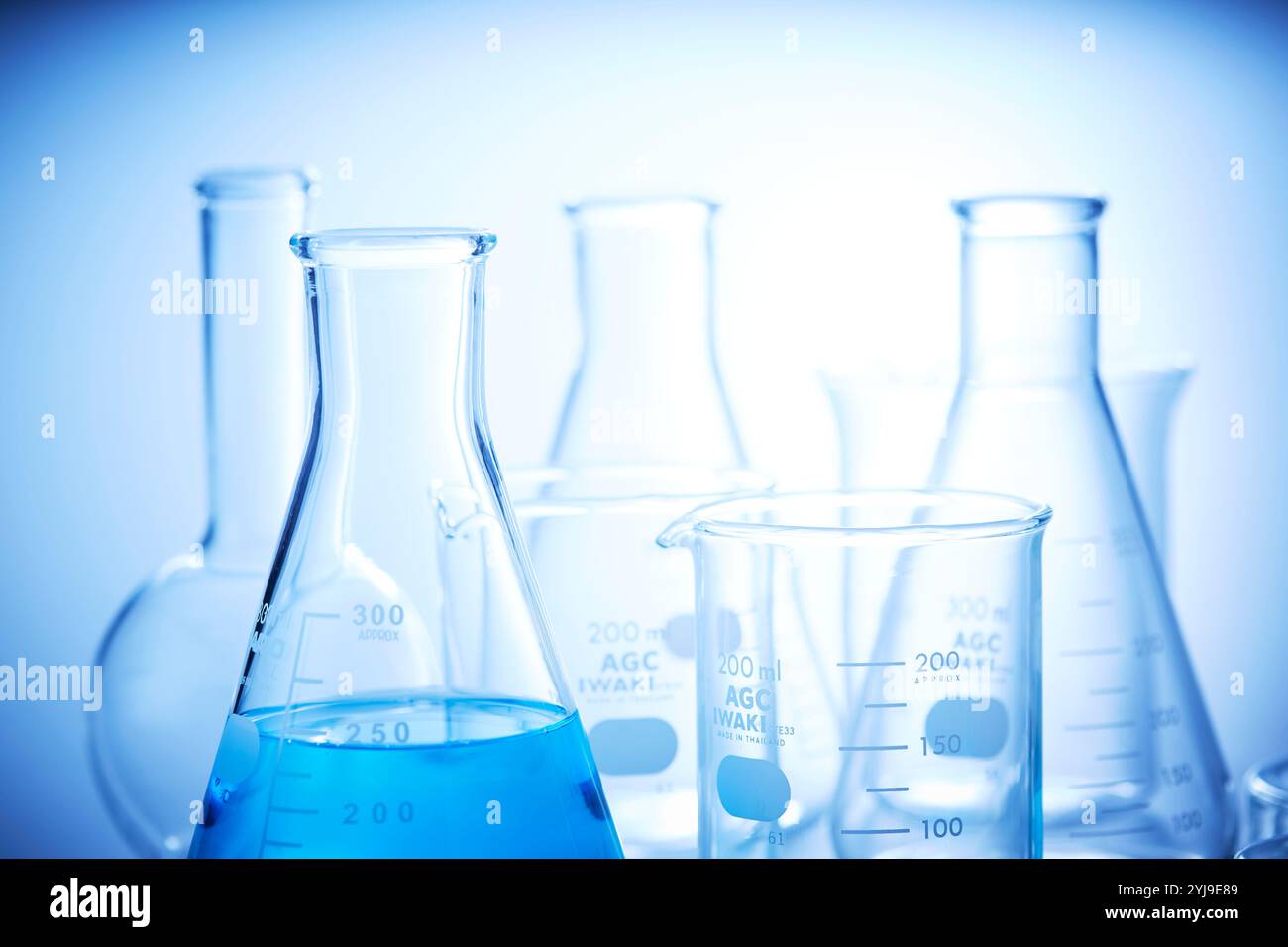 Triangular flasks beaker hi-res stock photography and images - Alamy