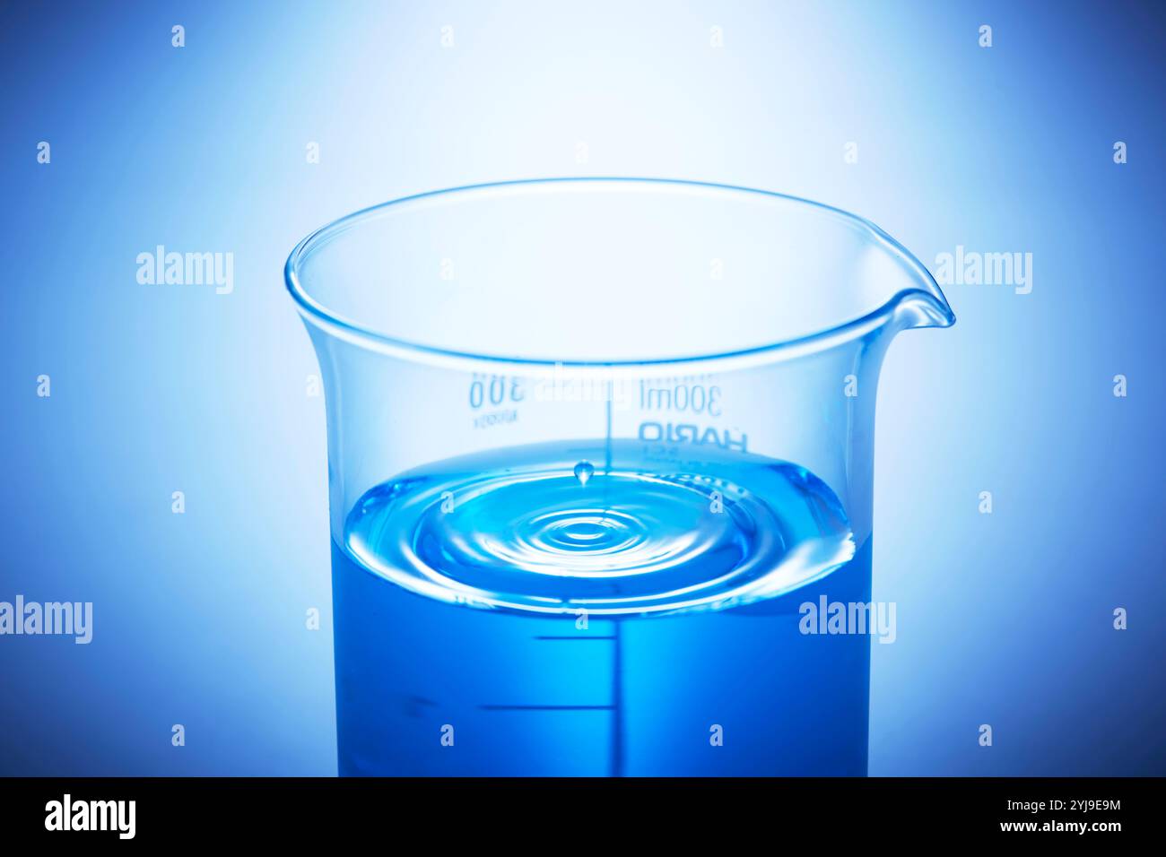 Liquid chemistry hi-res stock photography and images - Alamy