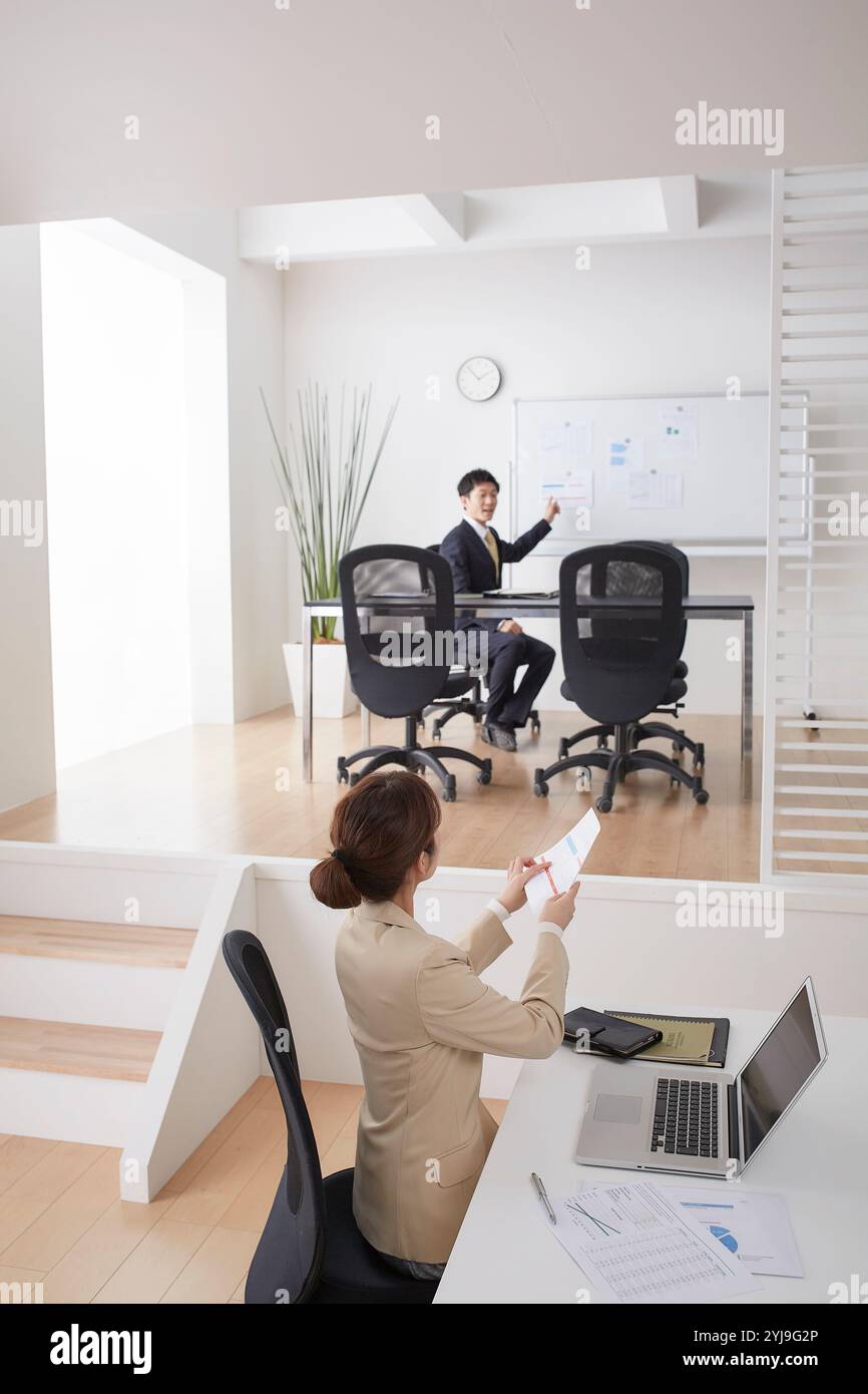 Plants office interior hi-res stock photography and images - Alamy
