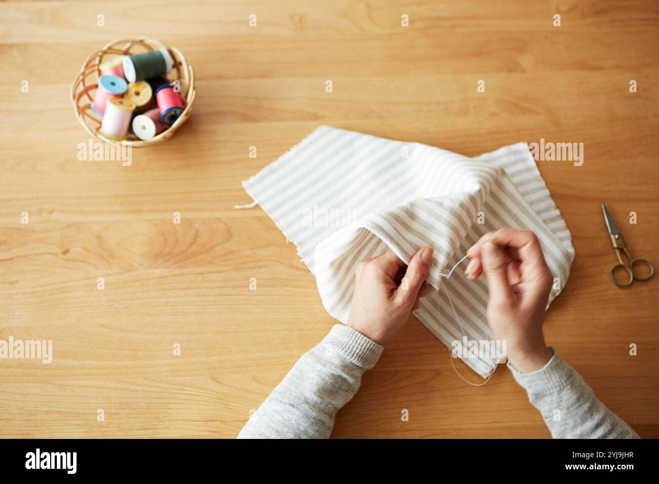 Sewing classroom hi-res stock photography and images - Alamy