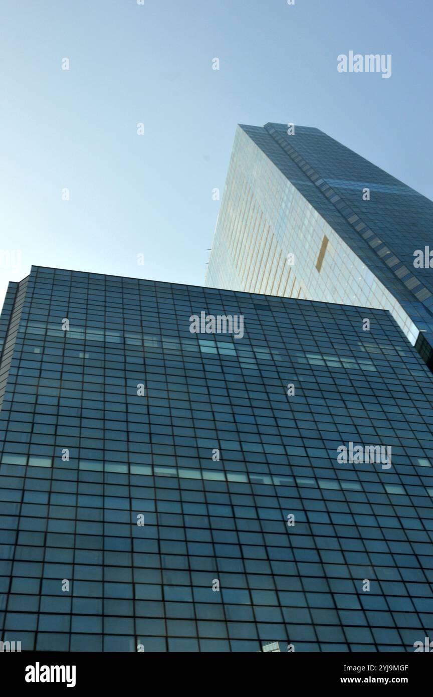 high-rise building skyscraper Stock Photo - Alamy