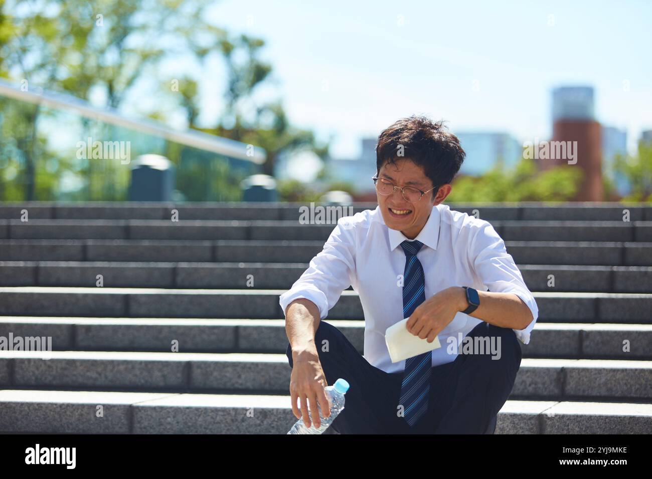 Heat stroke and worker hi-res stock photography and images - Alamy
