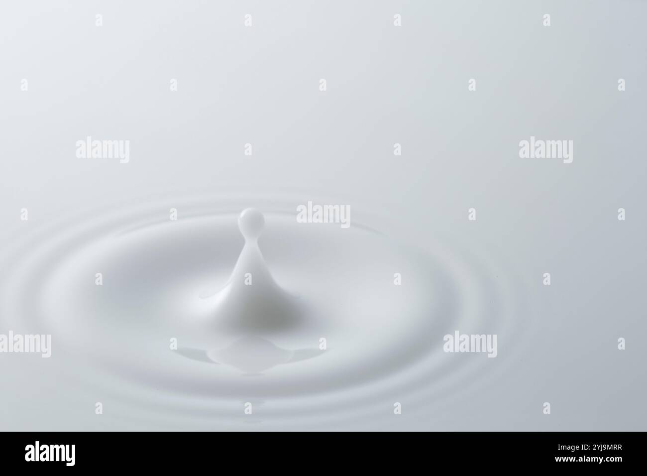 Liquid cosmetics hi-res stock photography and images - Alamy