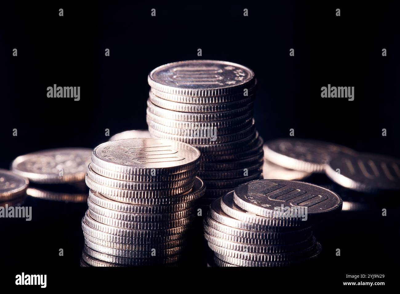100 yen hi-res stock photography and images - Alamy