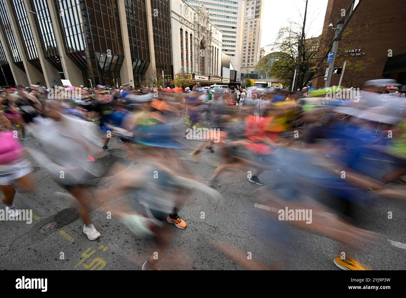 Participants head out on the course during the Indianapolis Monumental ...