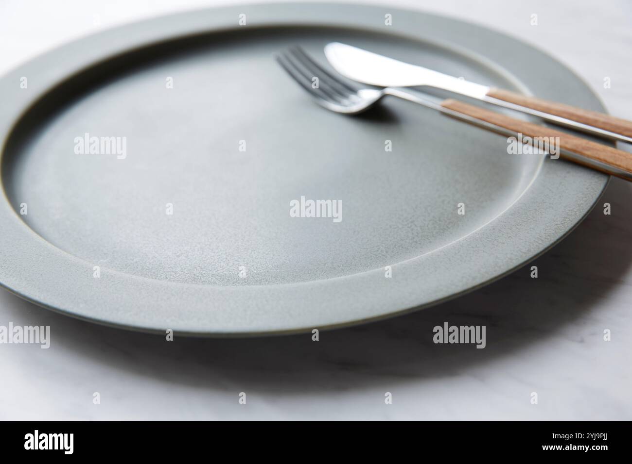 Put on plates hi-res stock photography and images - Alamy