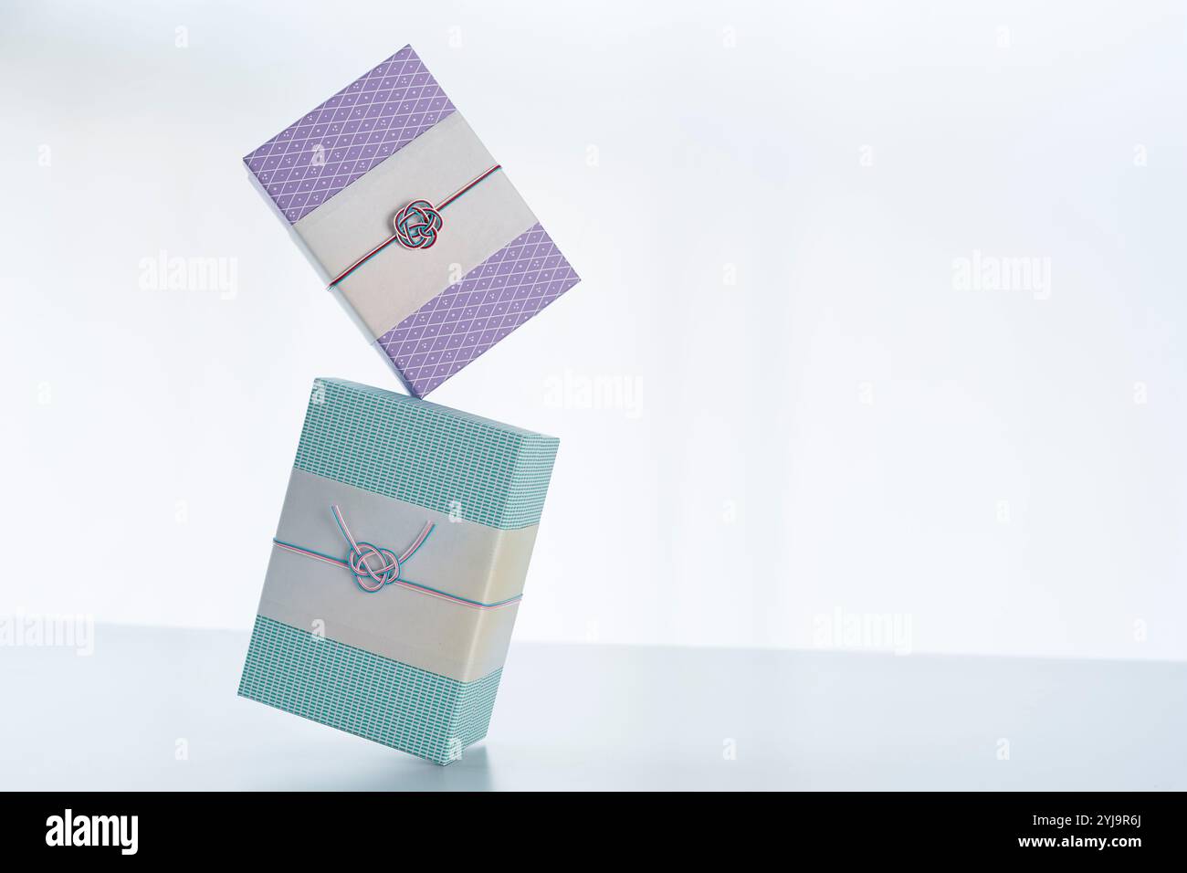 Two pink gift boxes hi-res stock photography and images - Alamy