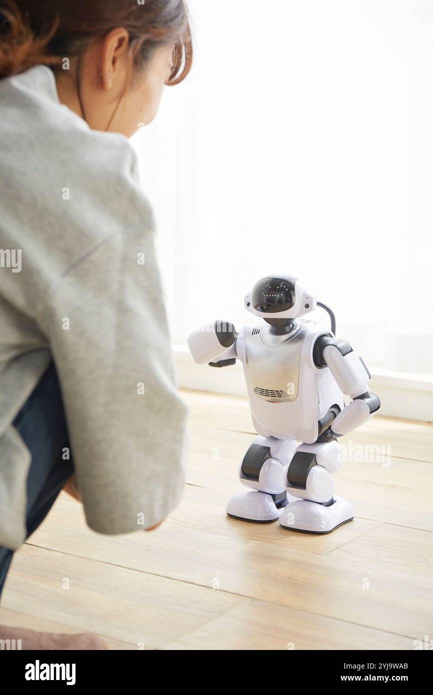 Woman talking robot robot hi-res stock photography and images - Alamy