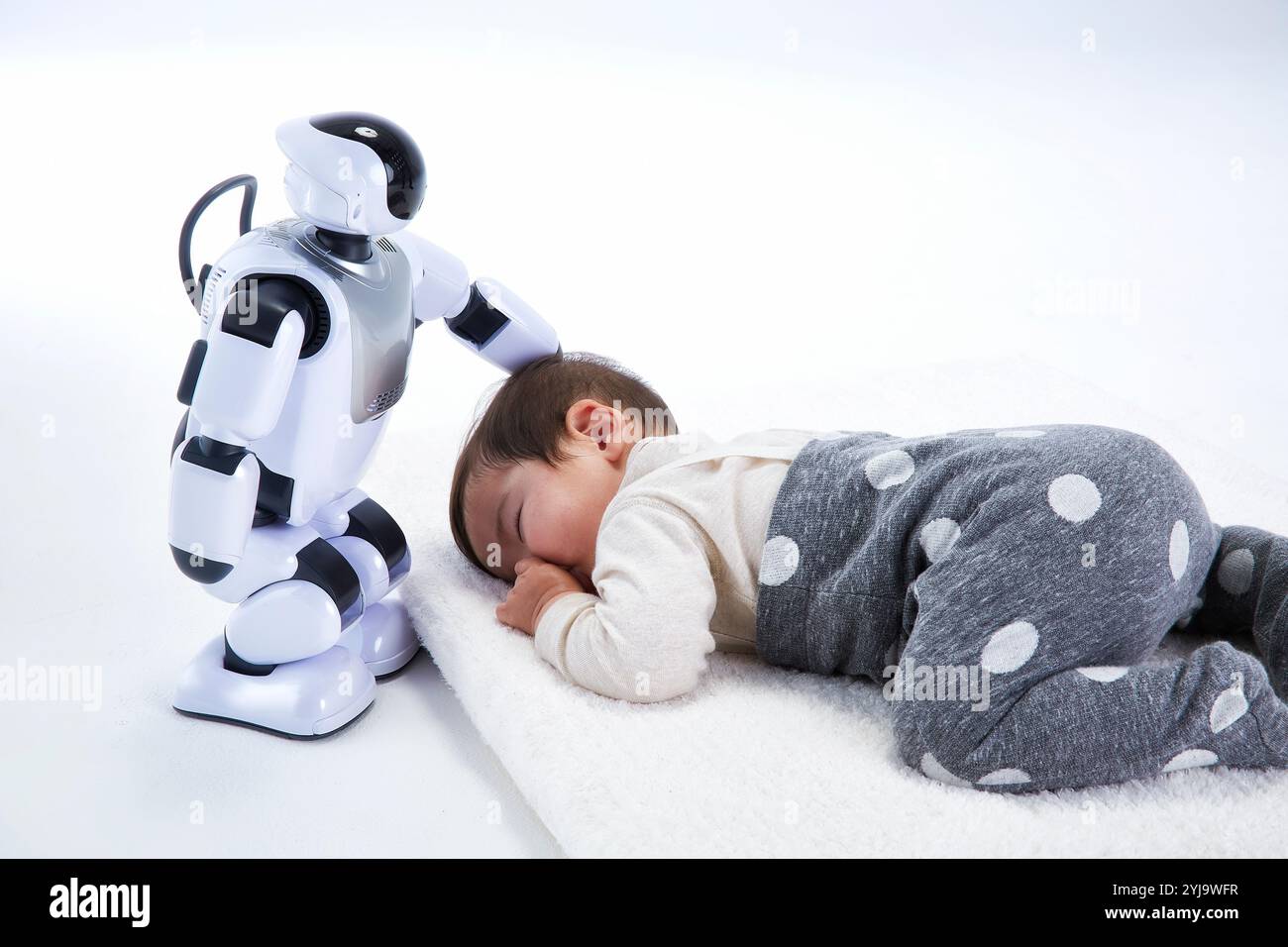 Human mother robot baby hi-res stock photography and images - Alamy
