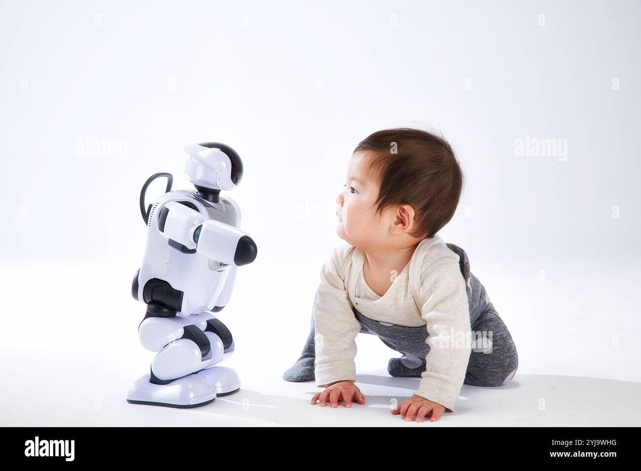 Human mother robot baby hi-res stock photography and images - Alamy