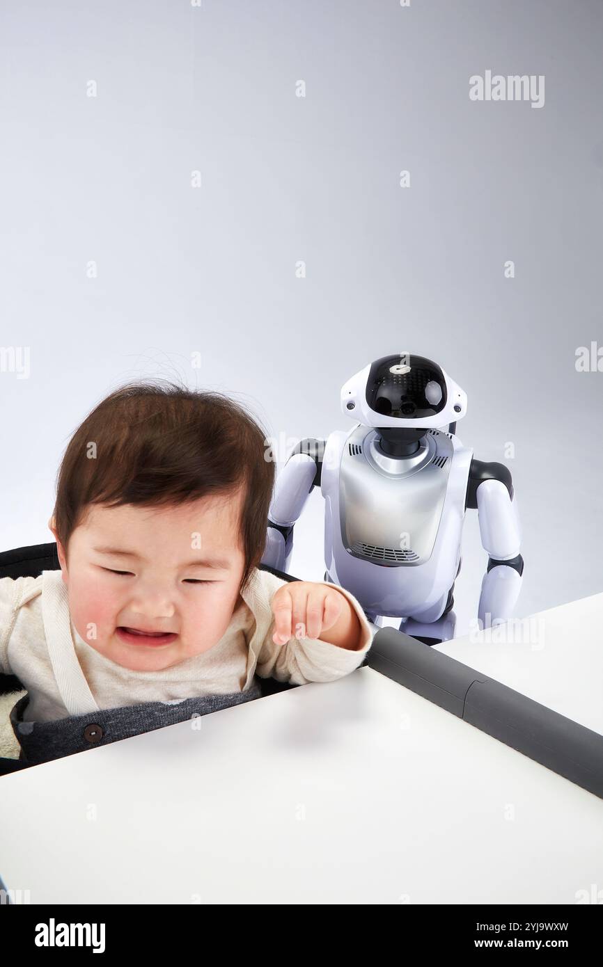 Human mother robot baby hi-res stock photography and images - Alamy