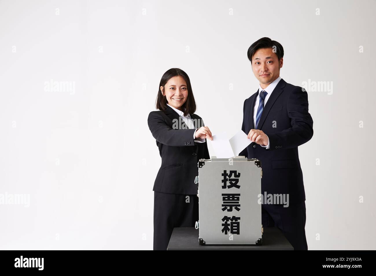 Woman box opposite man hi-res stock photography and images - Alamy