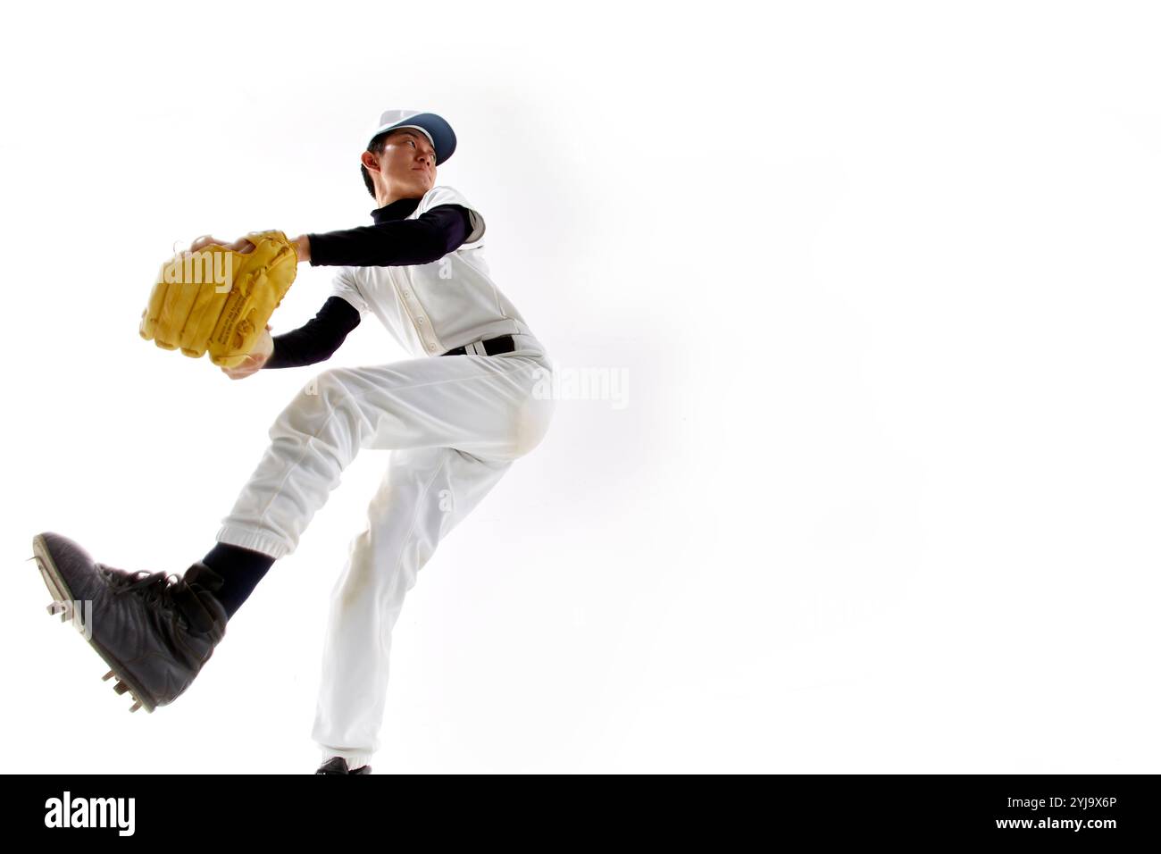 Black man pitching baseball hi-res stock photography and images - Alamy