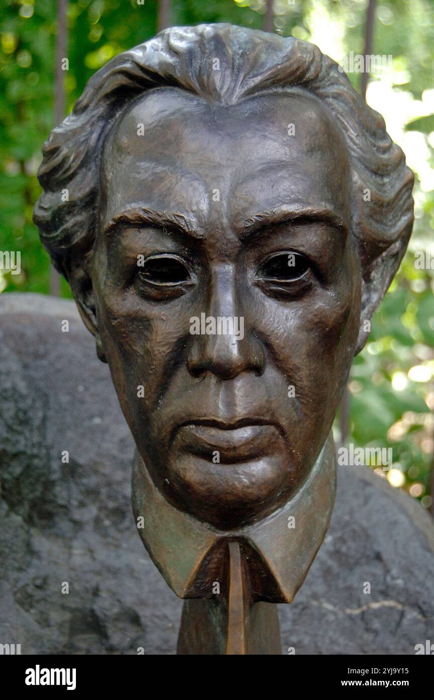 Frank Lloyd Wright (1867-1959). American architect. Monument to Wright ...