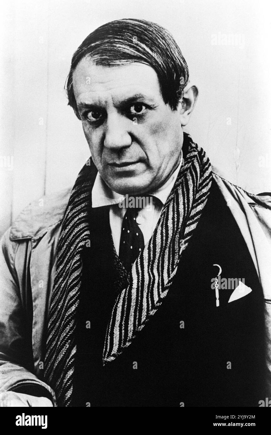 Pablo Picasso, 1937 Stock Photo - Alamy