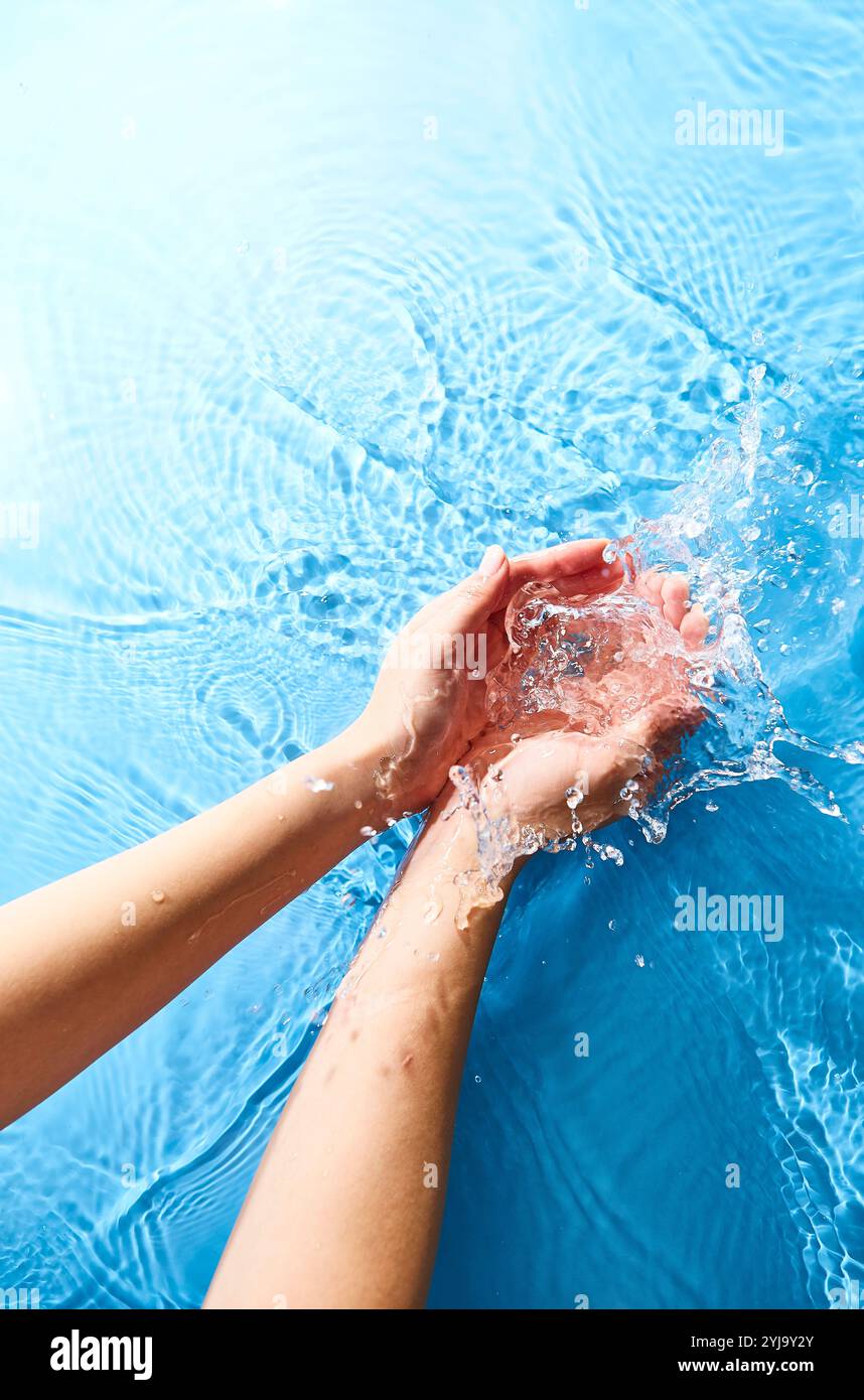 Scooping sea water hi-res stock photography and images - Alamy