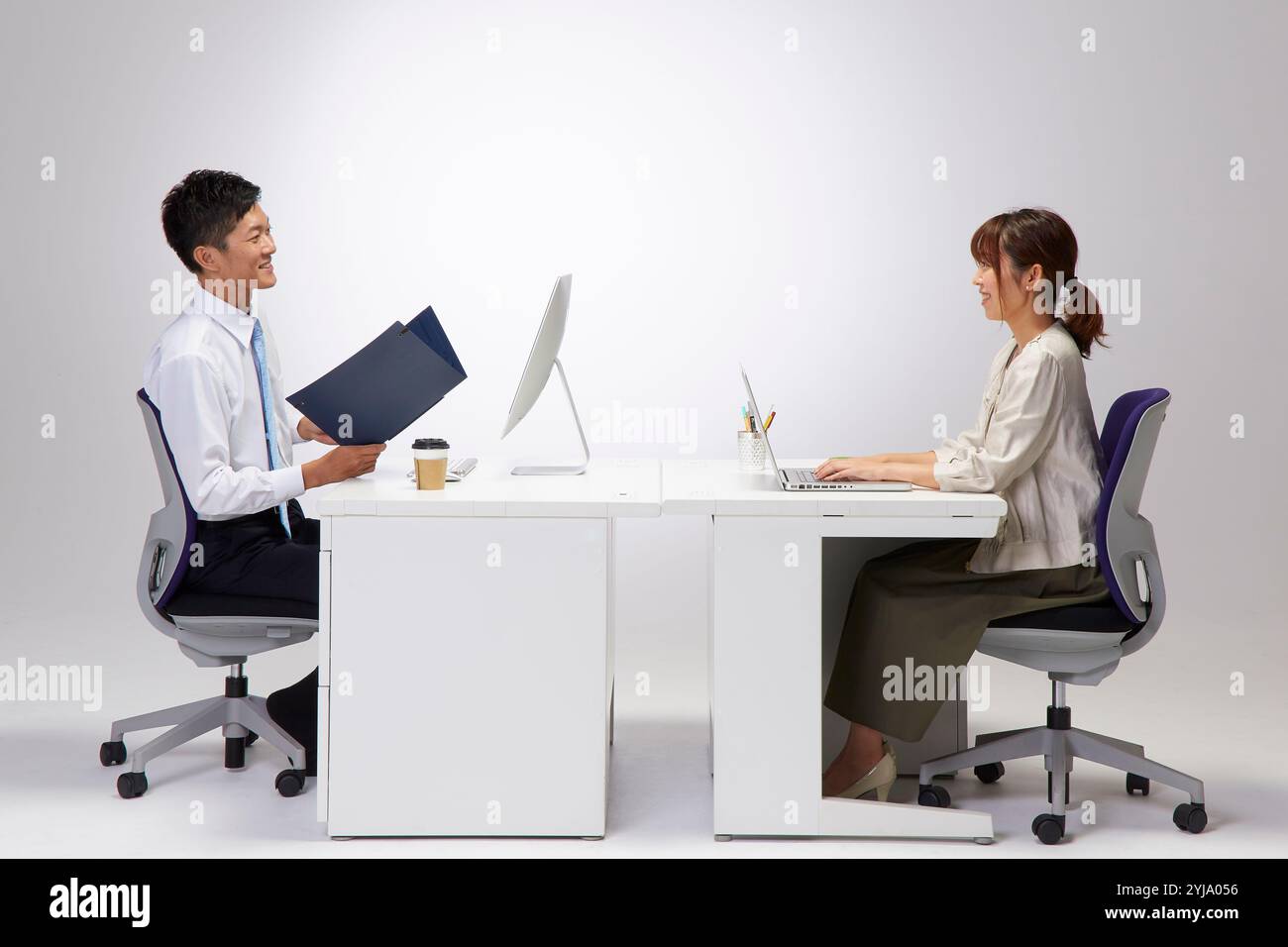 Two men facing each other hi-res stock photography and images - Alamy