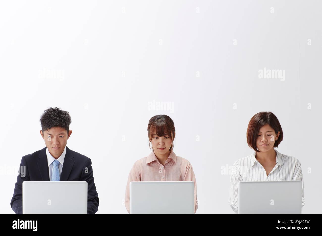 Office row people computer hi-res stock photography and images - Alamy