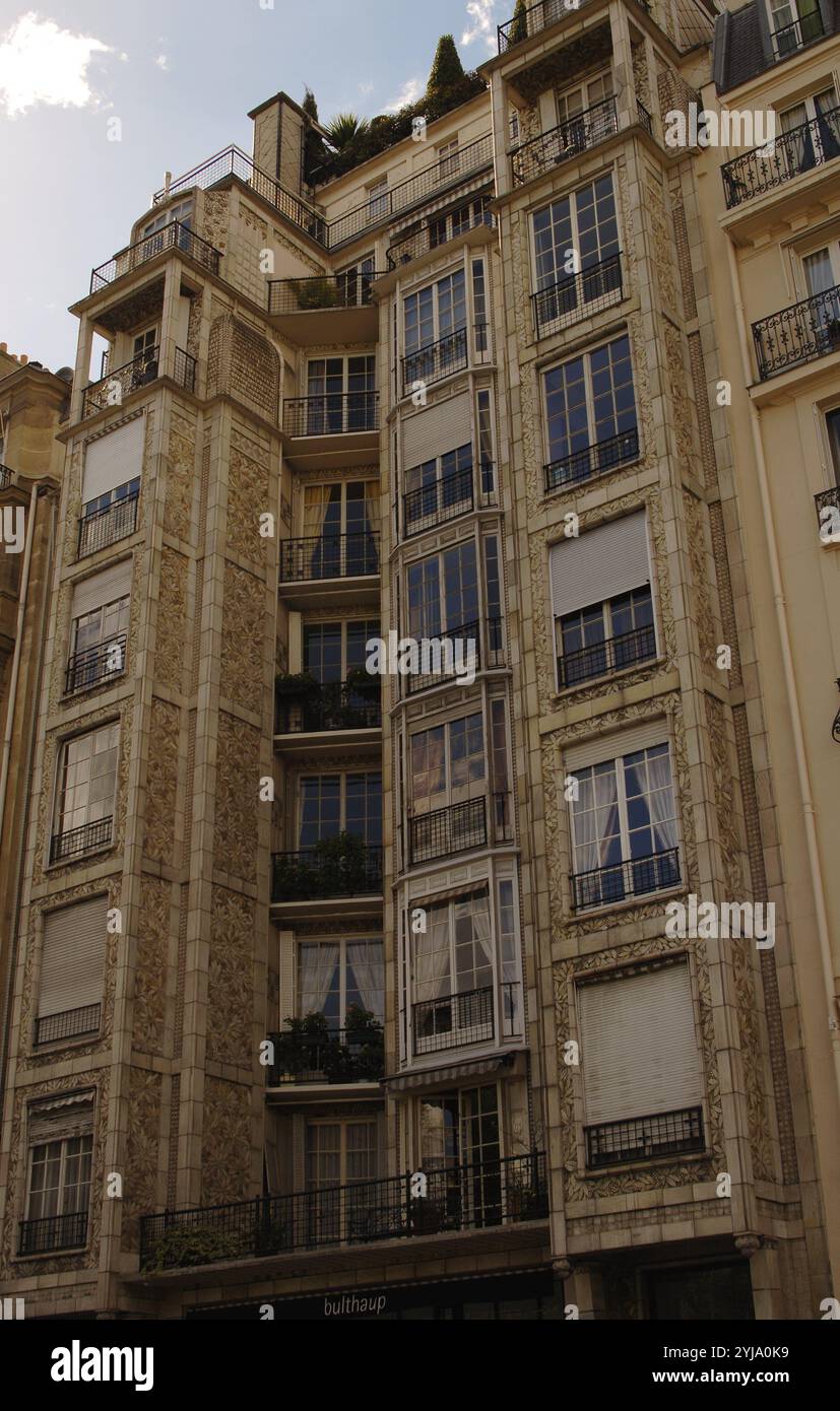 France. Paris. Rue Franklin apartements by Augueste Perret (1874-1954 ...