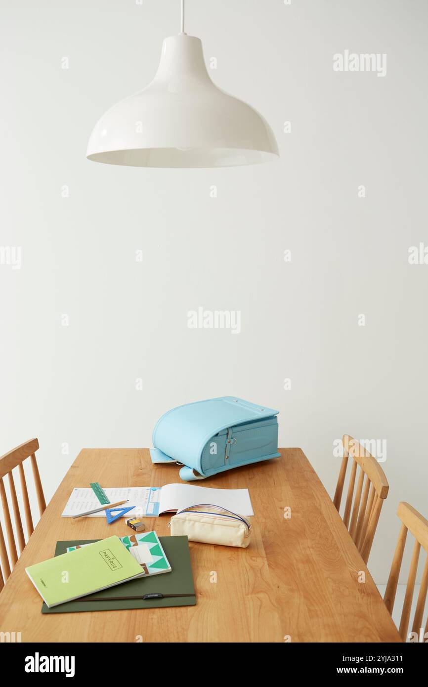 Table of items hi-res stock photography and images - Alamy