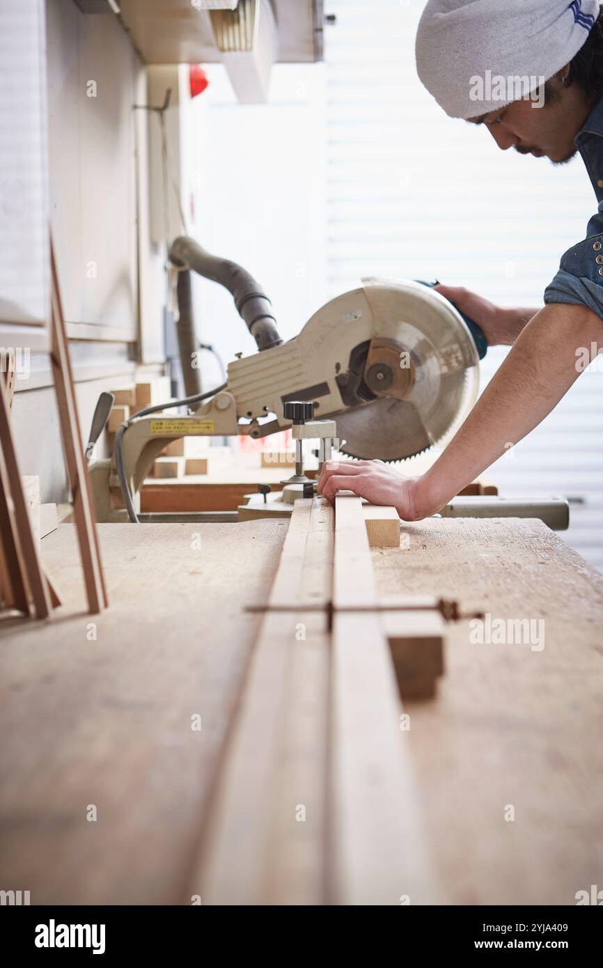 Cutting press hi-res stock photography and images - Alamy