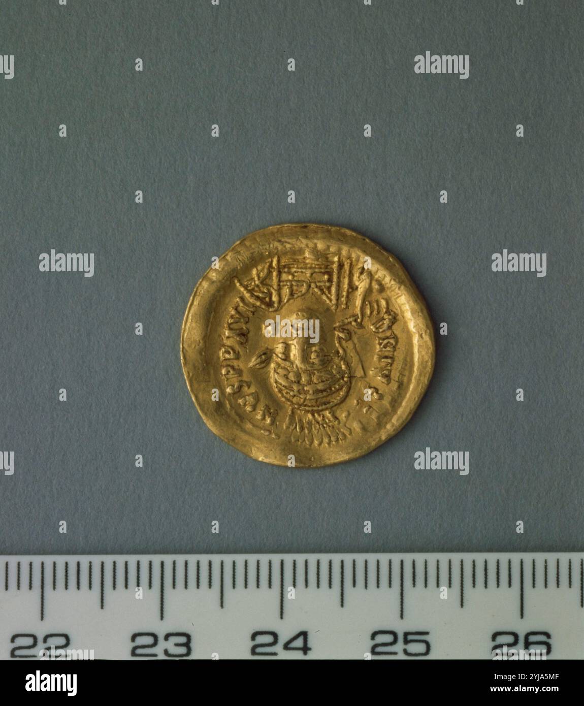 Gold denarius of Emperor Arcadius (377-408) obverse Stock Photo - Alamy