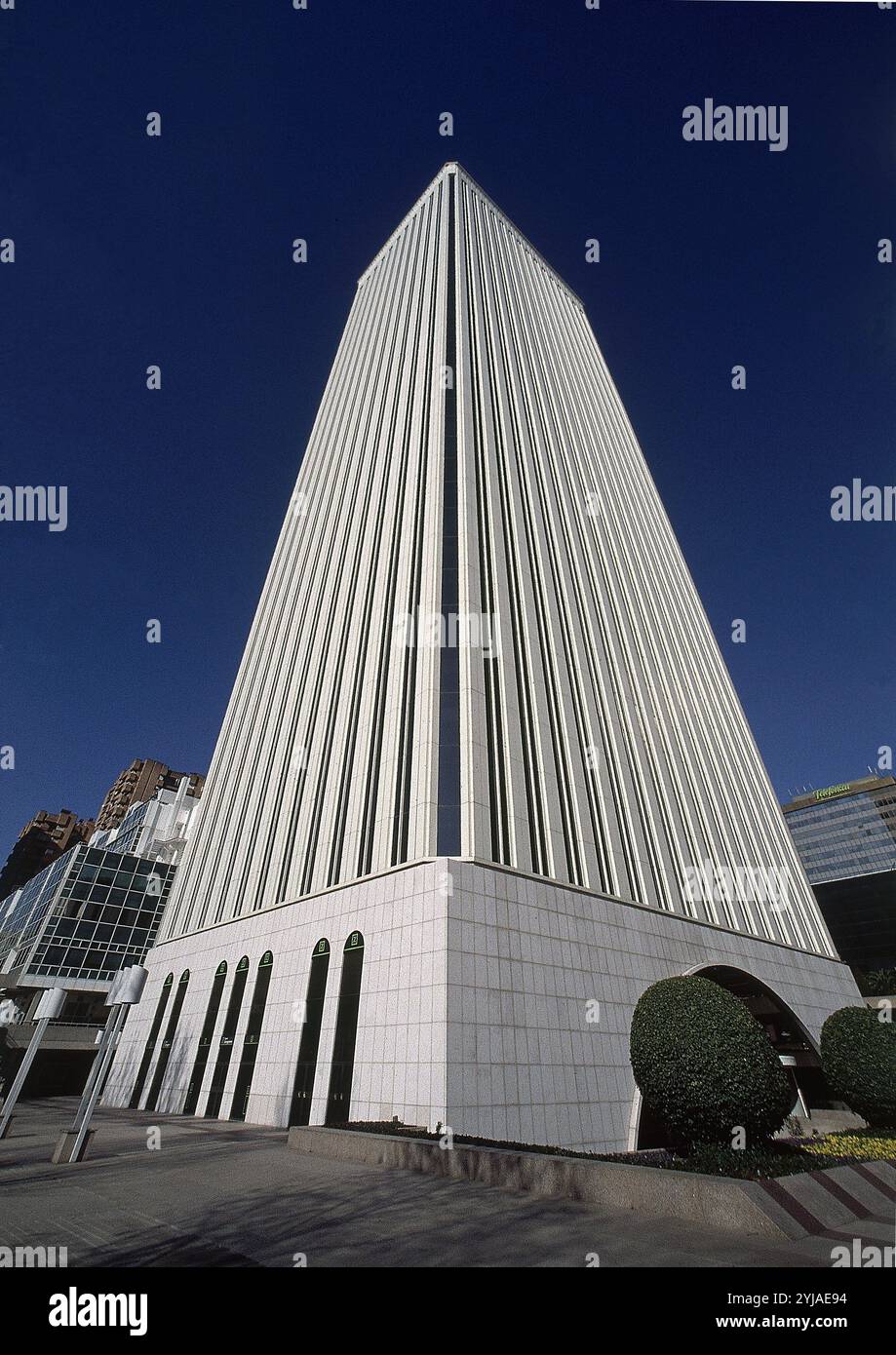 RASCACIELOS REALIZADO ENTRE 1986 Y 1989. Author: MINORU YAMASAKI. Location: TORRE PICASSO ...
