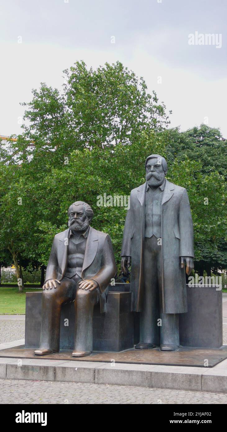 Estatua de karl marx y friedrich engels hi-res stock photography and ...