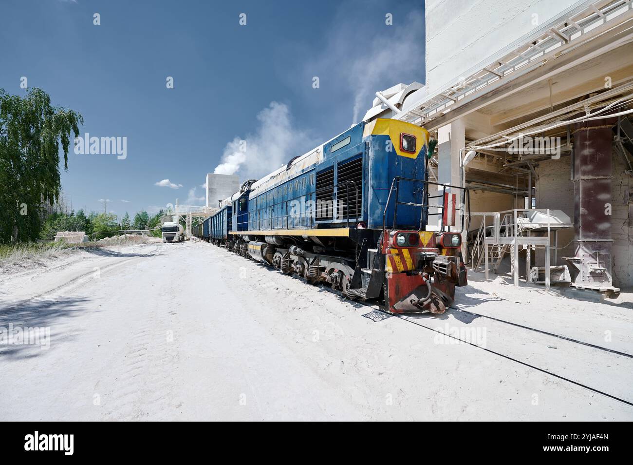 Diesel locomotive maintenance facility hi-res stock photography and ...