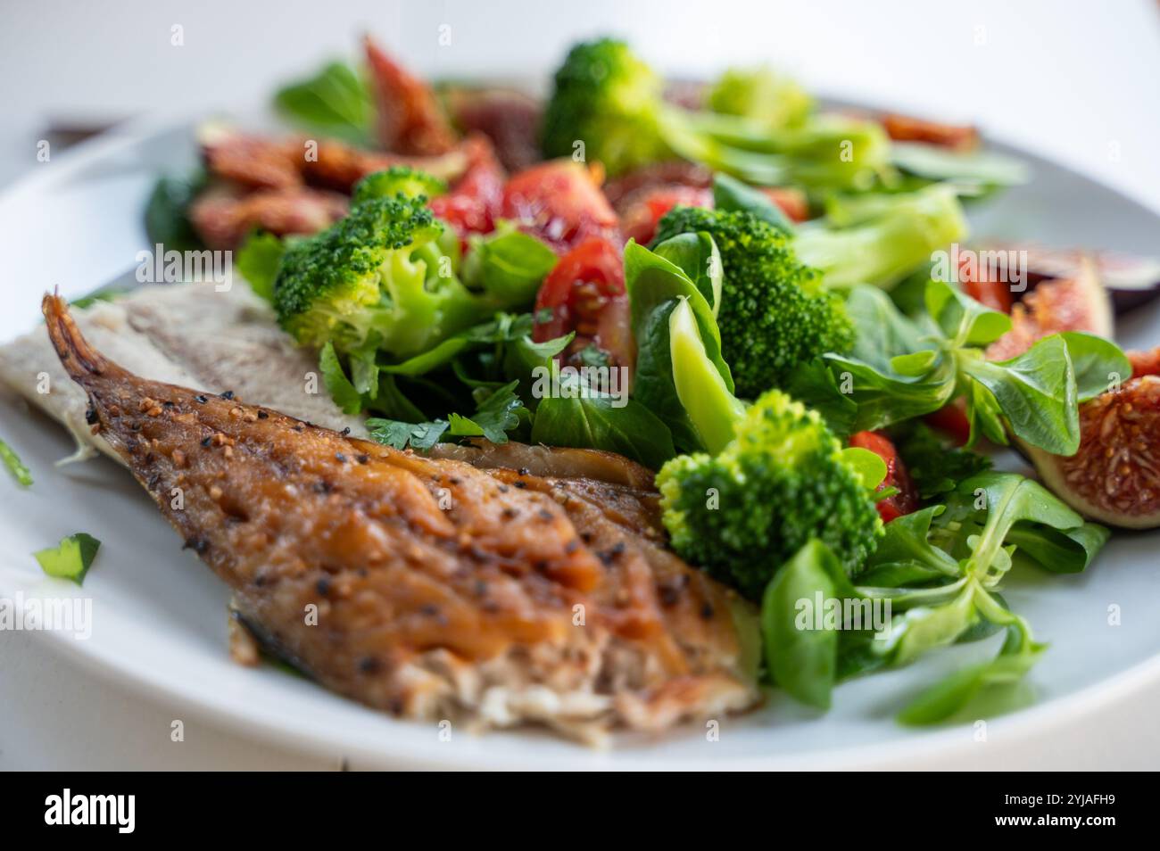 healthy salad plate with fresh fish Stock Photo - Alamy