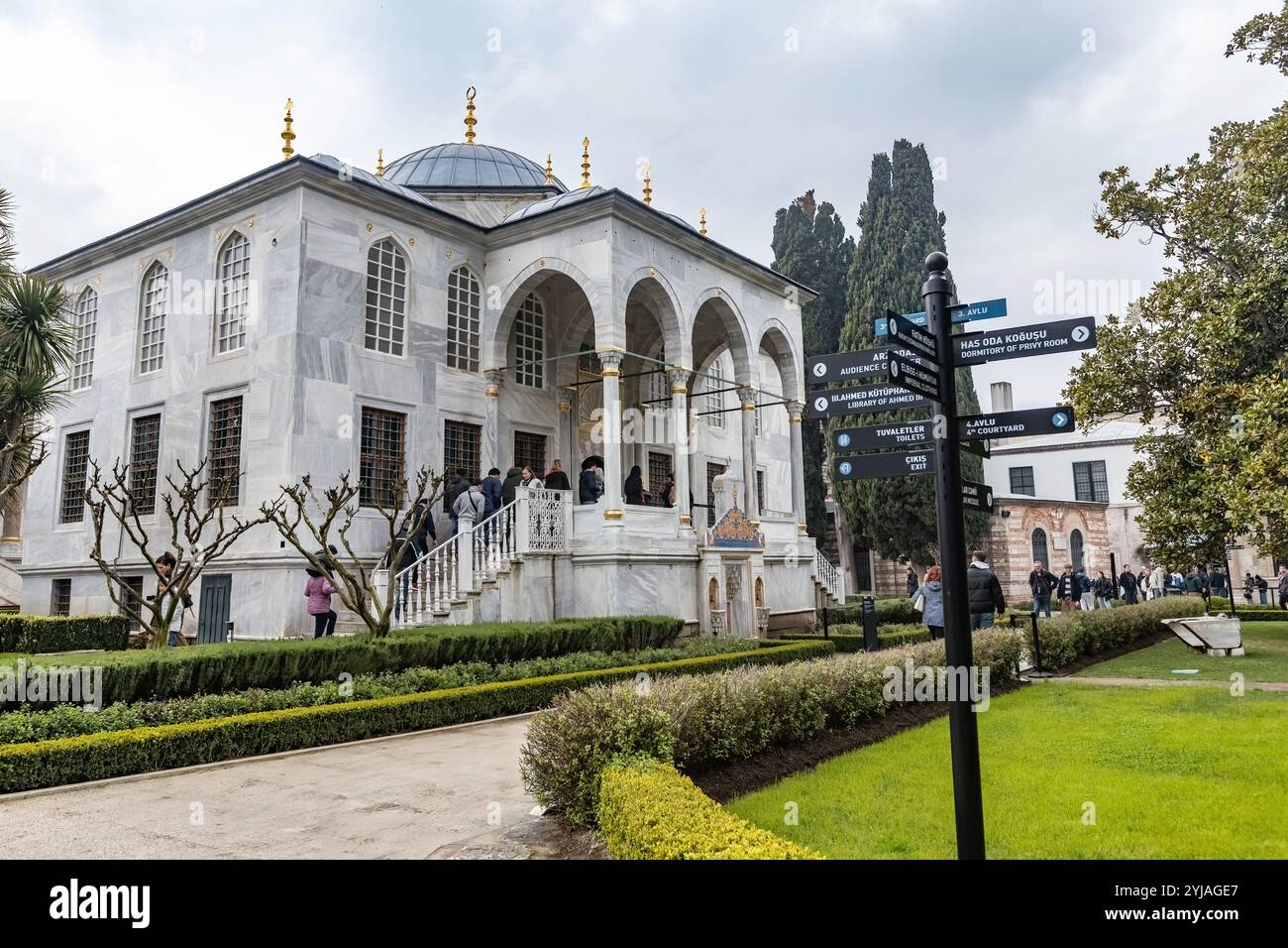 Topkapi Palace garden and building details, Istanbul, Turkey Stock Photo - Alamy