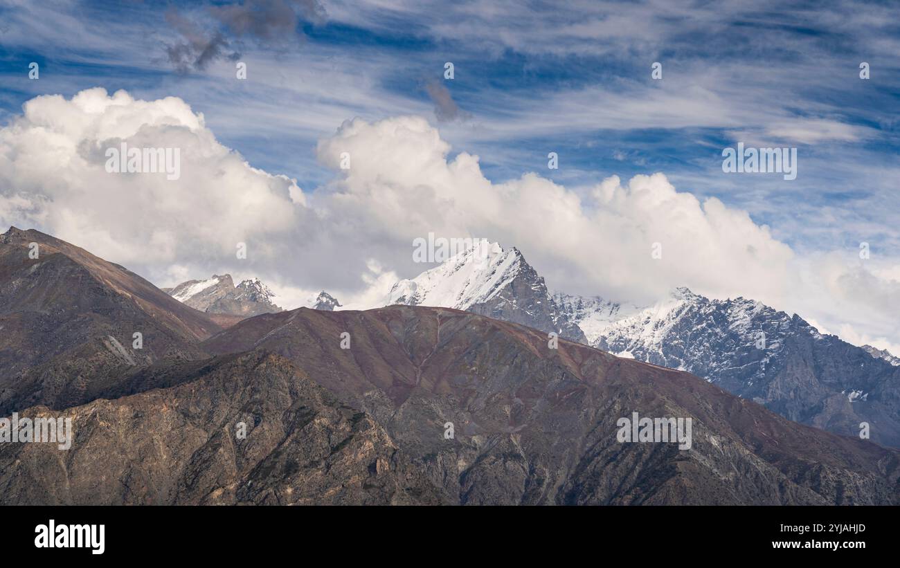High mountain landscape panorama of snowcapped peaks in Himalaya range ...