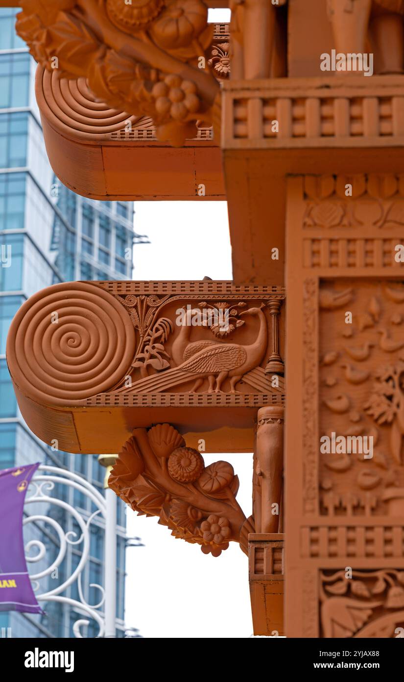 Torana gate hi-res stock photography and images - Alamy