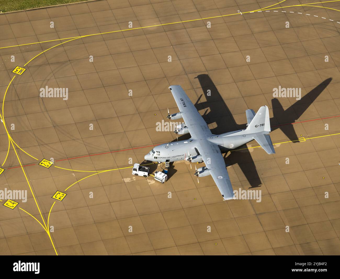 Nederlandse koninklijke luchtmacht hi-res stock photography and images ...