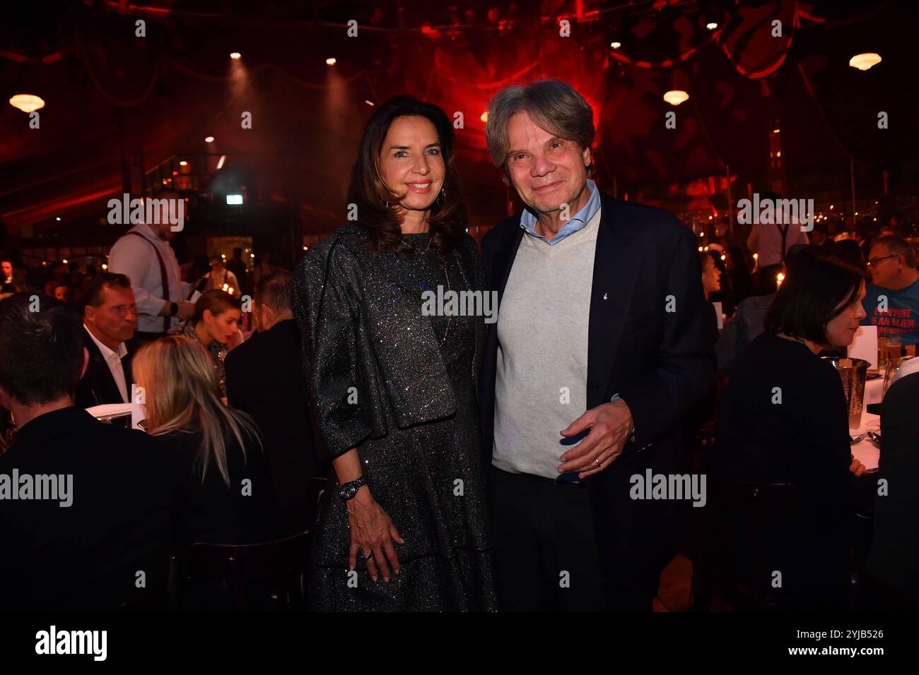 Michael Käfer mit Ehefrau Clarissa /VIP-Premiere / Teatro / Taste ...