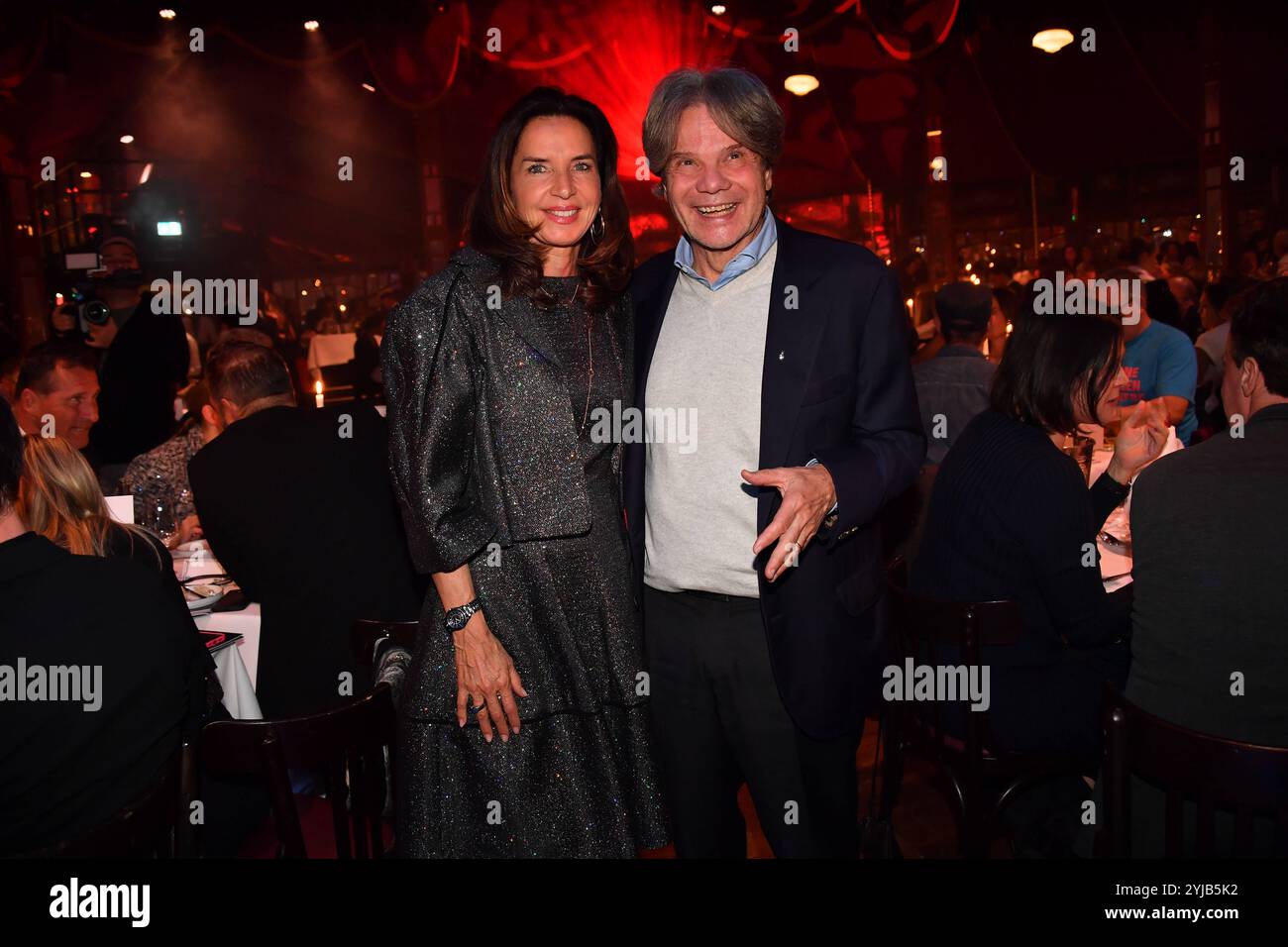 Michael Käfer mit Ehefrau Clarissa /VIP-Premiere / Teatro / Taste ...