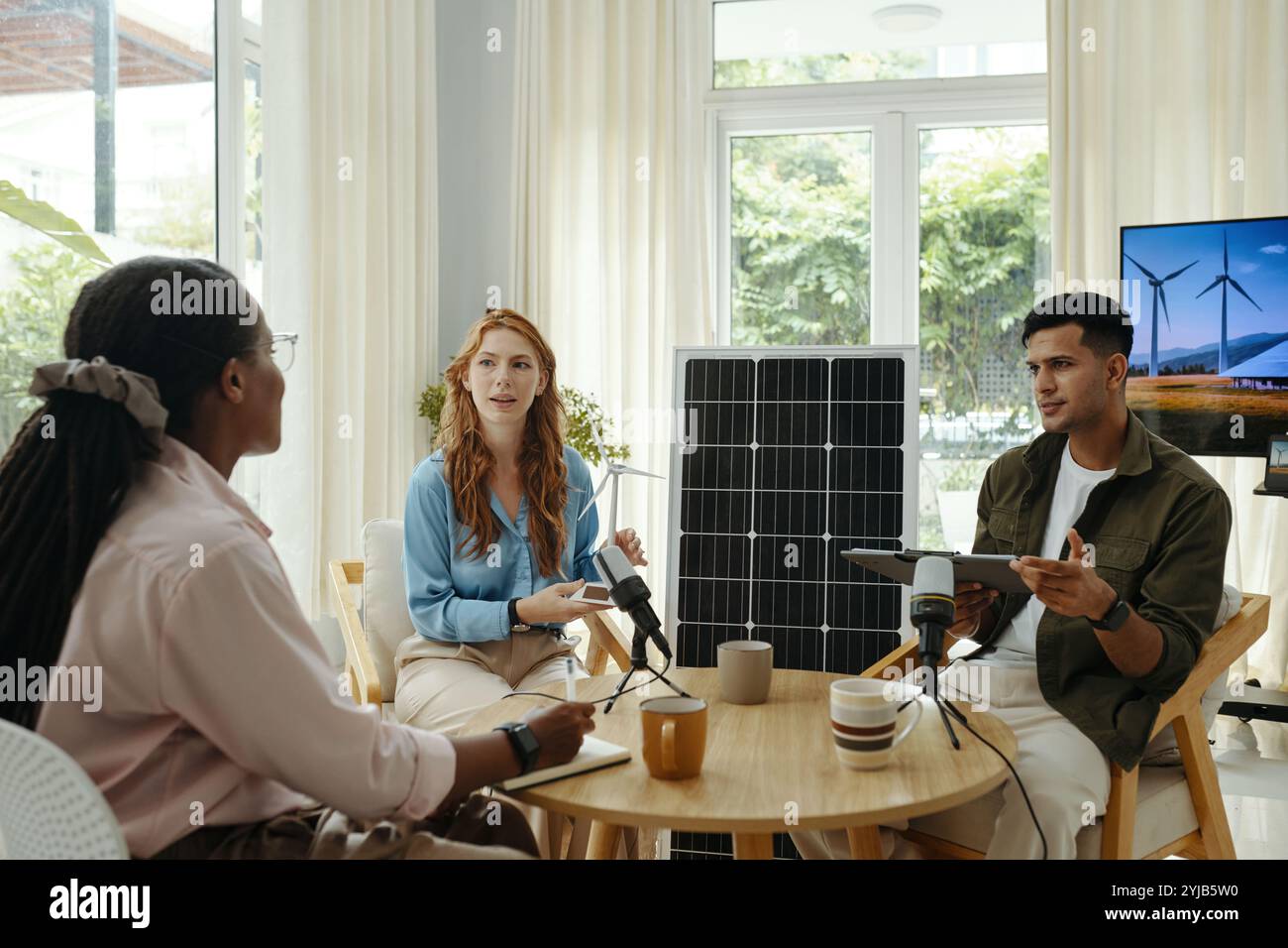 Woman giving interview news reporter hi-res stock photography and ...