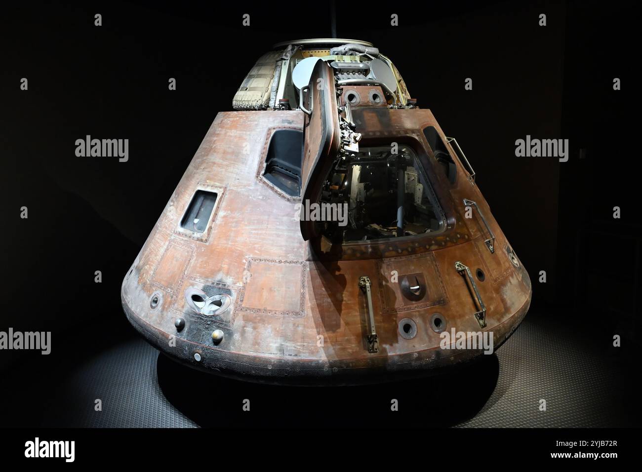Command capsule hi-res stock photography and images - Alamy