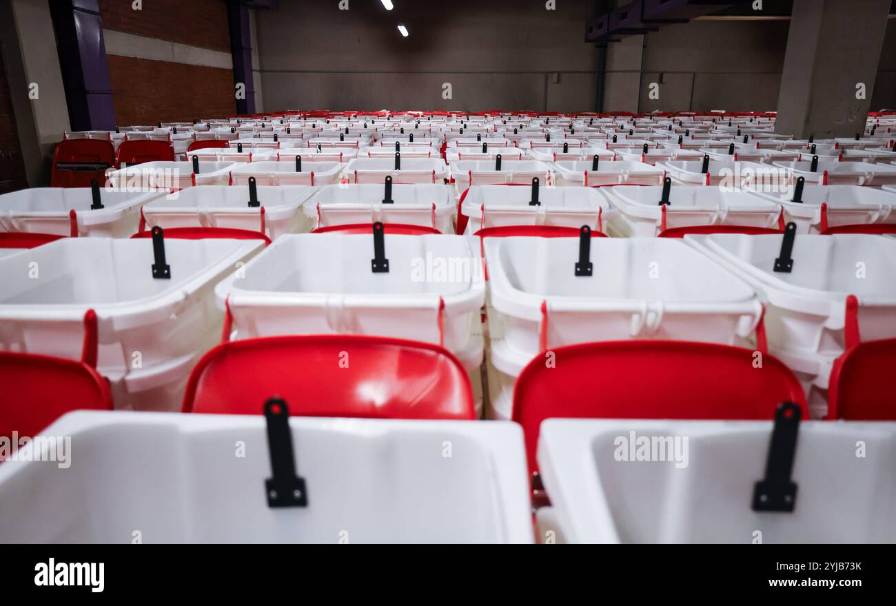 PRODUCTION - 14 November 2024, Hamburg: Ballot boxes are stacked in a ...